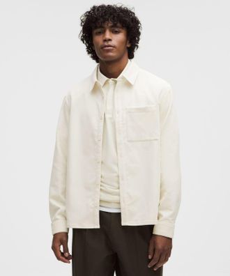 lululemon Lang&auml;rmeliges Cordhemd im Relaxed Fit f&uuml;r M&auml;nner - Gr&ouml;&szlig;e 2XL in Light Ivory