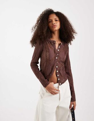 Free People Jae - Lang&auml;rmliges Strick-Shirt in der Farbe Sugar Almond-Brown