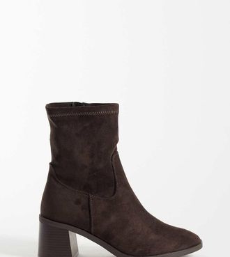 New Look Sock-Boot aus Wildlederimitat mit Absatz in Dunkelbraun