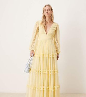 Lace & Beads Petite Robe longue en tulle &agrave; col V et manches transparentes - Citron-Jaune