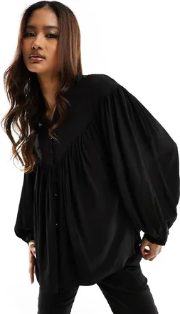 & Other Stories Blouse babydoll &agrave; manches volumineuses avec col &agrave; volants - Noir