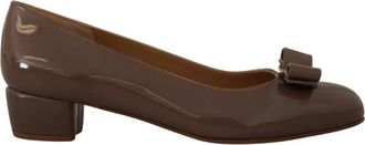 Ferragamo Braune Lackleder Schleifen Pumps - - Shoes - Damen - Braun - 35 EU