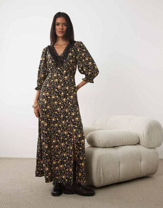 Miss Selfridge Robe longue style r&eacute;tro &agrave; imprim&eacute; fleuri fonc&eacute; et bordures en dentelle-Multi