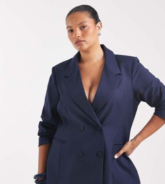 Vero Moda Curve blazer ajust&eacute; crois&eacute; coordonn&eacute; bleu marine