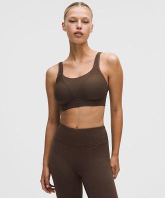 lululemon Run Times BH Starker Halt B-G Cups f&uuml;r Frauen - Gr&ouml;&szlig;e 42DDD in Walnut Crunch