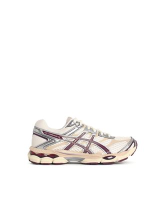 Asics Asics Gel Cumulus 16 Baskets en m&eacute;lange de maille cr&egrave;me et violette