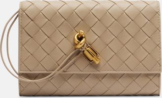 Bottega Veneta Pochette &agrave; bandouli&egrave;re Andiamo en cuir