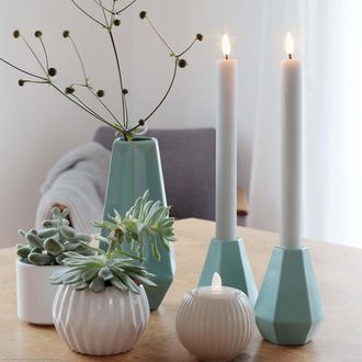 Hellum LED Stabkerzen, 2 Stück LED Kerzen mit Timer grau, Kerzen mit Fernbedienung, flackernde Flamme, mit Timerfunktion, batteriebetrieben 24,5 x 2,2cm <59l