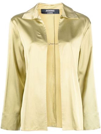 Jacquemus blouse satin&eacute;e &agrave; plaque logo - Tons neutres