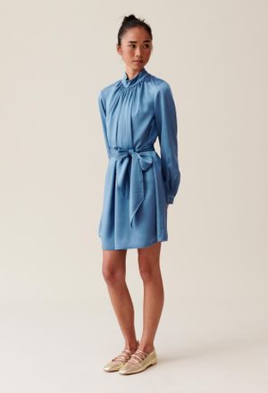 Claudie Pierlot Robe fluide col lavalli&egrave;re noir