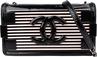 Chanel Crossbody Bags - Chanel Plexi Brick CC Quilted Patent Leather Singl - Gr. unisize - in Schwarz - f&uuml;r Damen