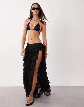Miss Selfridge Seitlich gebundener Strand-Maxirock aus Chiffon in Schwarz mit R&uuml;schen