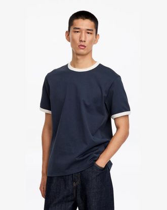 Arket K&ouml;rpernahes T-Shirt -Blau