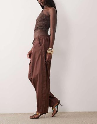 WeWoreWhat Pantalon bouffant &agrave; enfiler avec cordon de serrage &agrave; la taille - Marron fonc&eacute;