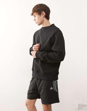 adidas Originals Leichte Shorts in regul&auml;rer Passform in Schwarz