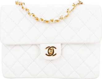Chanel Crossbody Bags - Chanel Quilted Lambskin 24K Gold Single Flap Cross - Gr. unisize - in Wei&szlig; - f&uuml;r Damen
