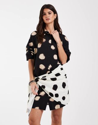 Asos gepunktetes Hemdkleid mit kontrastierendem Schal-Multi