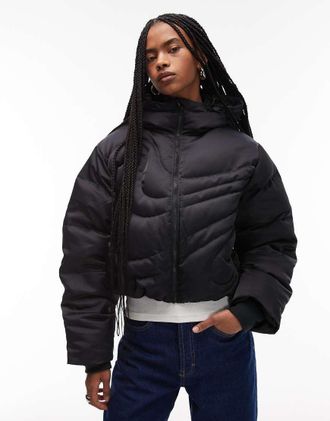 Nike Steppjacke in Schwarz mit Daunenf&uuml;llung und Swoosh-Logo