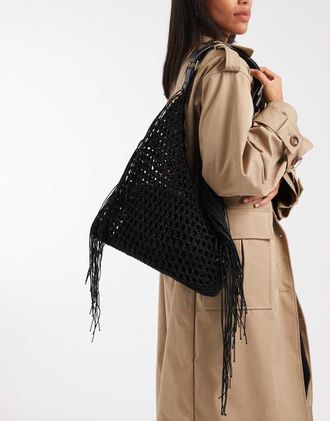 Glamorous L&auml;ssige, gewebte Schultertasche in Schwarz mit Fransen