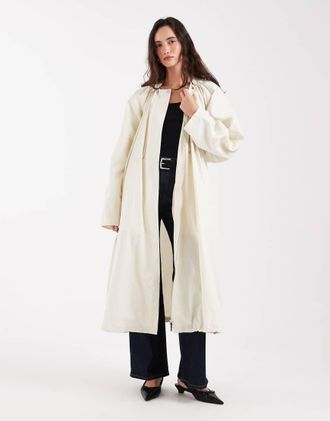 Asos Trench-coat long cintr&eacute; &agrave; ourlet boule - Taupe-Neutre
