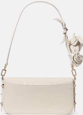 Kate Spade New York Kate Spade Liv Crinkle Schultertasche Aus Lackleder f&uuml;r Frauen in Cashew-Milchwei&szlig; | Leder