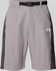 The North Face Shorts mit Logo und G&uuml;rtel