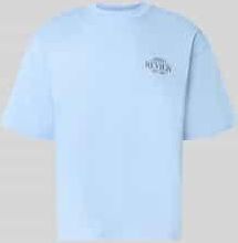 Review Regular Fit T-Shirt aus reiner Baumwolle mit r&uuml;ckseitigem Print