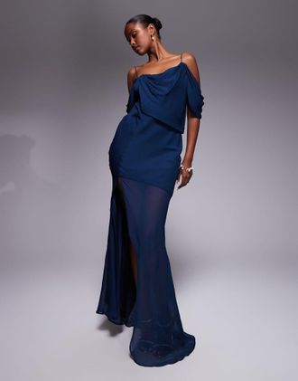 Asos Chiffon-Maxikleid in Marineblau mit drapierter Vorderseite