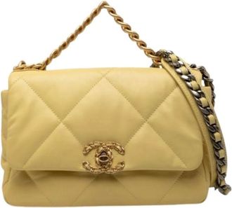 Chanel Sac port&eacute; &eacute;paule moyen 19 pr&eacute;-poss&eacute;d&eacute; - Femme - Pre-owned - Jaune - Taille: ONE Size