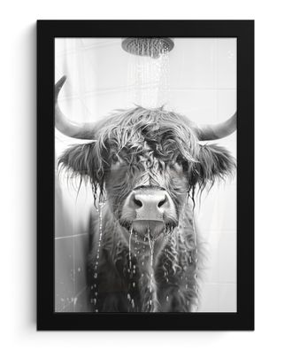 MuchoWow &copy; Bilder mit Rahmen 20x30 cm Poster Wanddekoration Wohnzimmer Deko Modern Geschenke Bilderrahmen Schottische Hochlandrind - Dusche - Kuh - Schwarz und