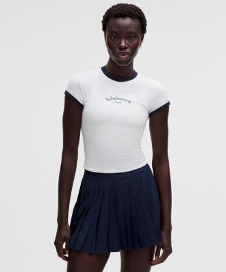 lululemon Baby Tee court ringer en coton biologique Tennis Deuce pour Femmes - Blanc/Blue - Taille XL