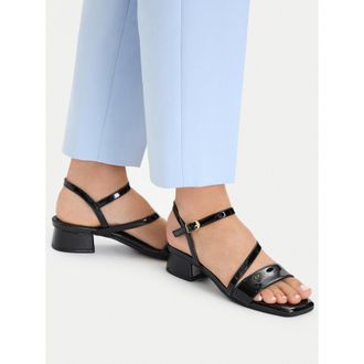 Clarks Sandalen Clarks Serina35 Strap 26186117 Schwarz
