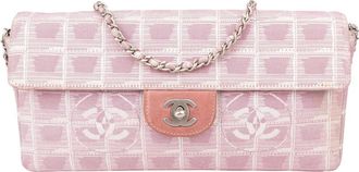 Chanel Crossbody Bags - Chanel Quilted Travel Line Monogram Single Flap Sh - Gr. unisize - in Rot - f&uuml;r Damen