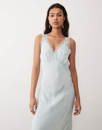 Nobody's Child Lenora - Robe nuisette sans manches en satin avec broderies et bordures en dentelle - Menthe p&acirc;le-Vert