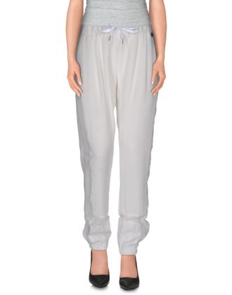 Met HOSEN & RÖCKE - Hosen auf YOOX.COM