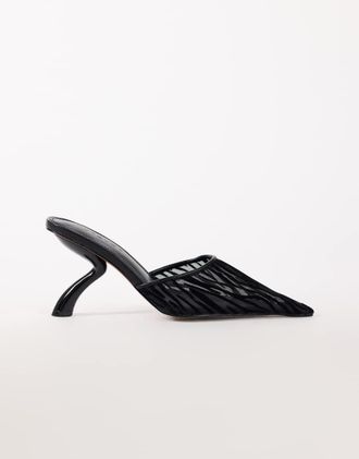 Topshop Alessio escarpin &agrave; bout pointu et talon angulaire en mesh z&eacute;br&eacute; noir