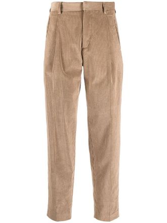 Woolrich pantalon en velours c&ocirc;tel&eacute; &agrave; d&eacute;tails pliss&eacute;s - Marron