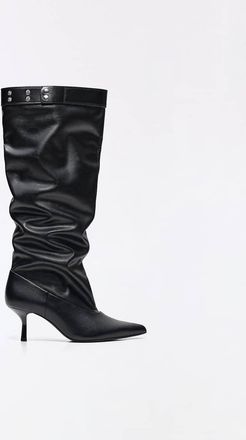 Bershka verstellbare Slouchy-Heel-Stiefel in Schwarz