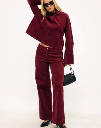 NA-KD pantalon taille basse coupe large en velours c&ocirc;tel&eacute; bordeaux-Rouge
