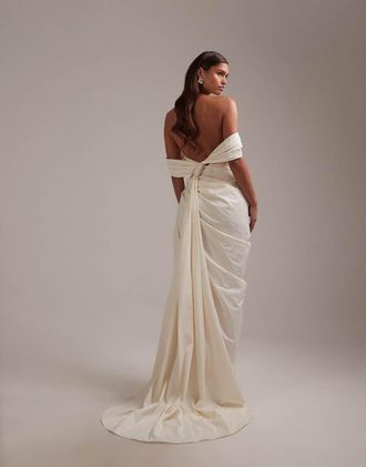 Asos Robe de mari&eacute;e longue drap&eacute;e en taffetas avec encolure bardot et liens au dos - Ivoire-Blanc