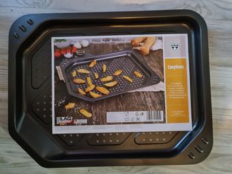 CHG EasyOven Backblech, Antihaftbeschichtet, Perforiert, Schwarz