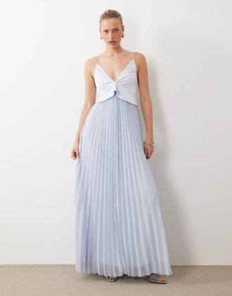 Asos Robe longue hybride de demoiselle dhonneur &agrave; fines bretelles et jupe pliss&eacute;e - Bleu