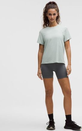 lululemon Get Low Trainingsshorts mit hohem Bund f&uuml;r Frauen - 13 cm - Gr&ouml;&szlig;e 10 in Solar Grey/Coal