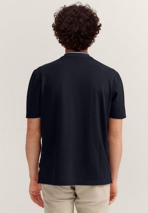 Bugatti Poloshirt mit einem Collegekragen