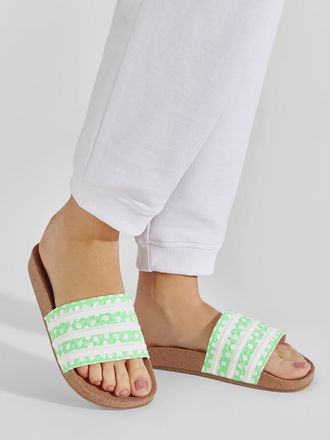 adidas Pantoletten adidas adilette w GX9484 Gr&uuml;n