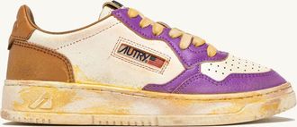 Autry BASKETS MEDALIST LOW SUPER VINTAGE EN CUIR BLANC APPLE CINNAMON ET DEWBERRY