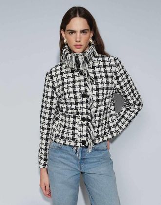 Asos taillierte Boucl&eacute;-Jacke mit Fransen und Hahnentrittmuster in Schwarz-Wei&szlig;