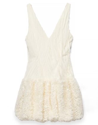 NA-KD Sophie Murray - Minikleid in Wollwei&szlig; mit V-Ausschnitt und bauschigem Detail