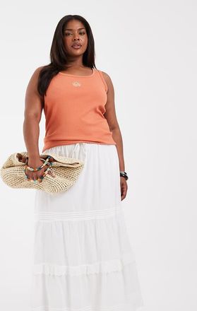 Vero Moda Curve Jupe longue boh&egrave;me &agrave; volants avec d&eacute;tails en dentelle et plis - Blanc