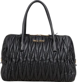 Miu Miu Crossbody Bags - Miu Miu Quilted Leather Matelasse City Handbag - Gr. unisize - in Schwarz - f&uuml;r Damen